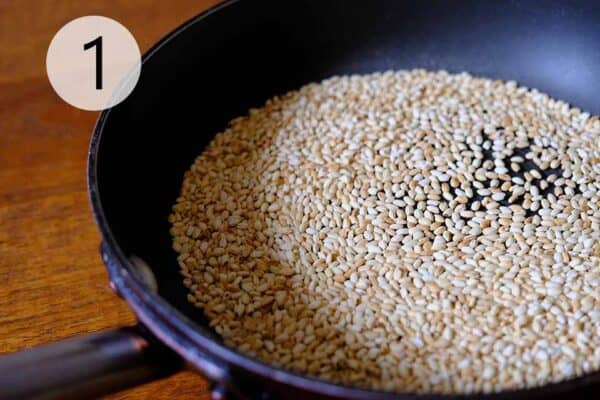 How to Make Thai Toasted Rice Powder (Khao Khua)