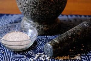 How to Make Thai Toasted Rice Powder (Khao Khua)