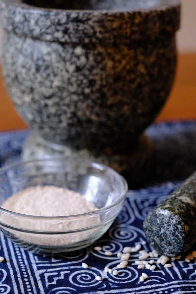 How to Make Thai Toasted Rice Powder (Khao Khua)